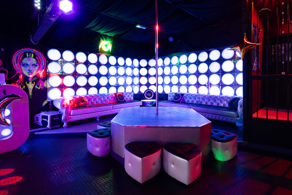 Join Penthouse Playrooms The Premier Swingers Fetish Club In